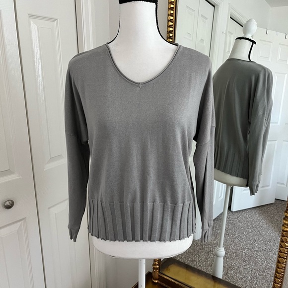 Planet | Sweaters | Planet Gray Vneck Pullover Sweater Wribbed Trim On ...